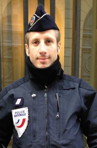 Xavier Jugelé e il tributo della gay community contro il terrorismo